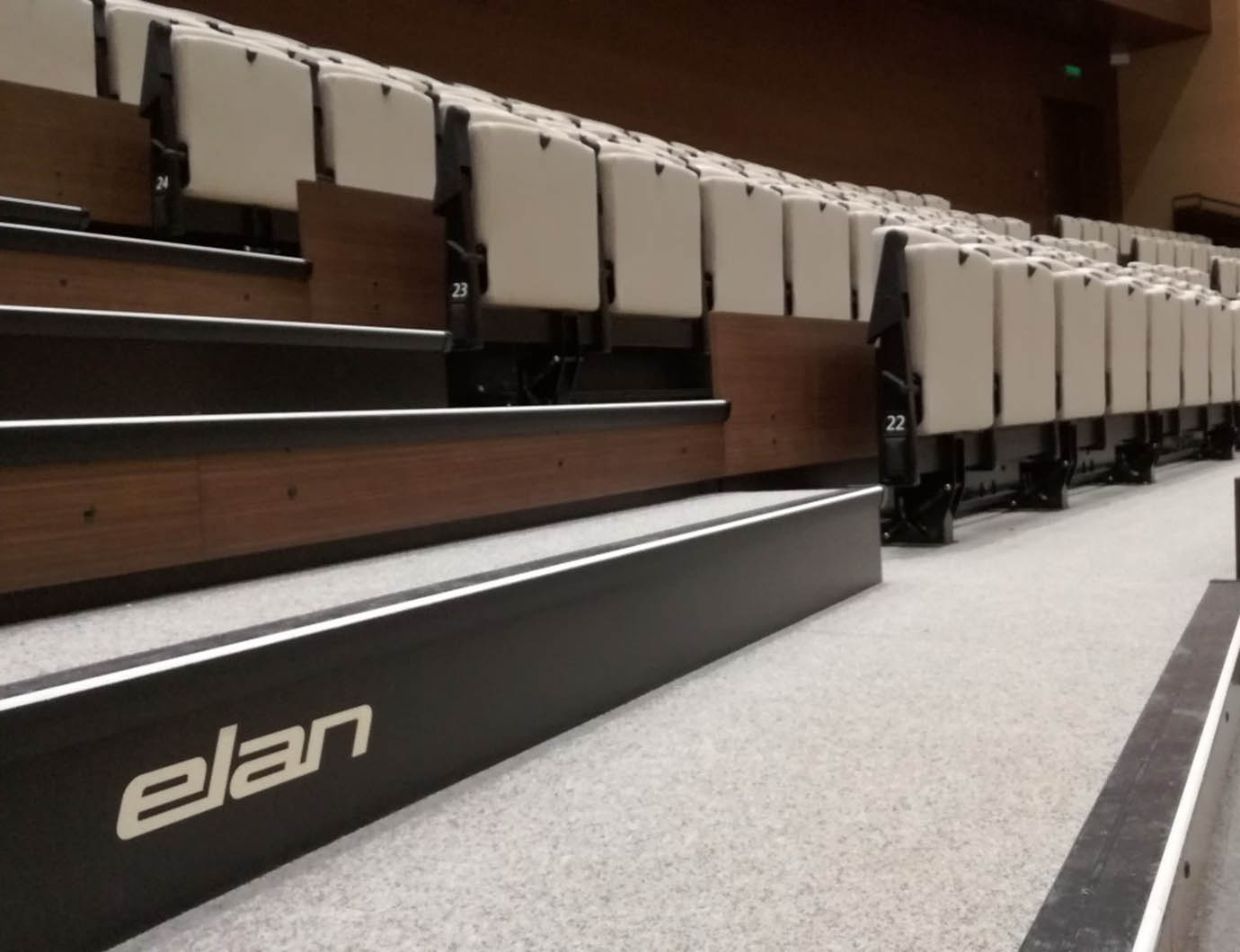 Auditorium seating systems | Elan Inventa